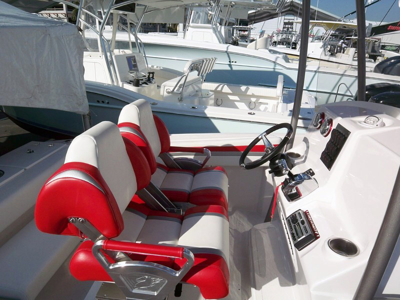 Checkmate 250 SFX Center Console at 2009 Miami Boat Show | Endless ...