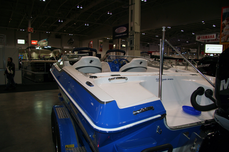 Checkmate Pulsare 2400 at 2011 TIBS | Endless Boating Forums